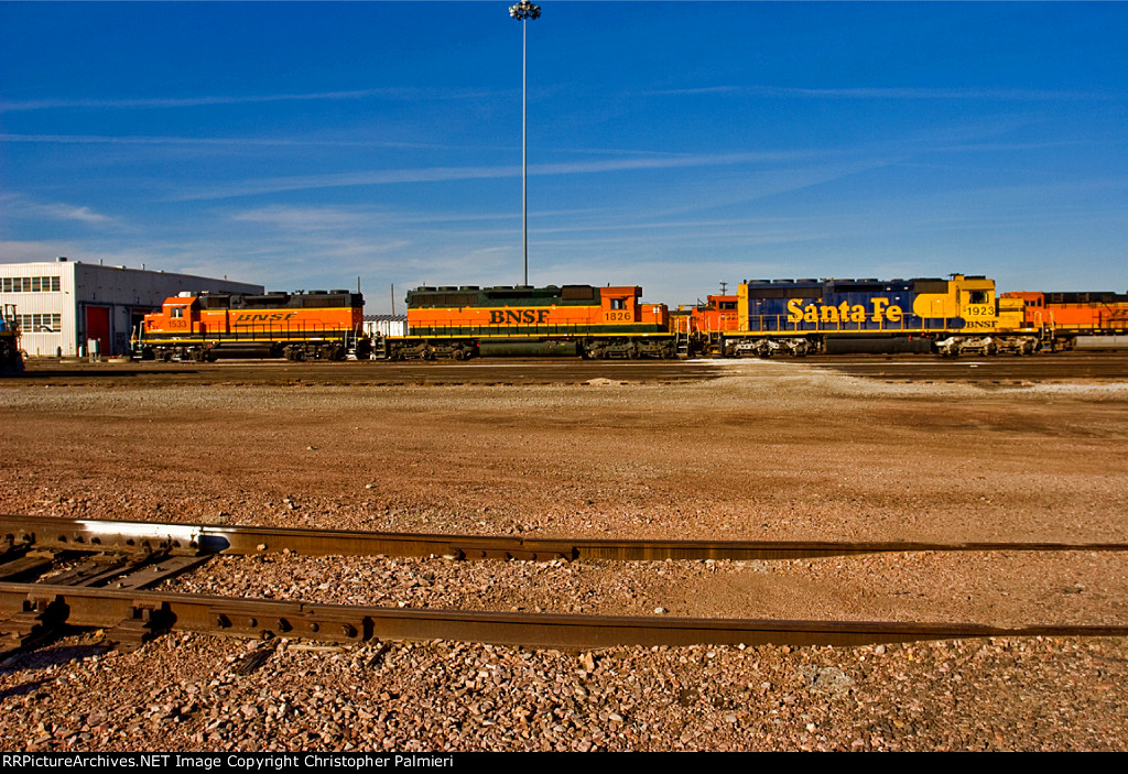 BNSF 1533, 1826, and 1923
